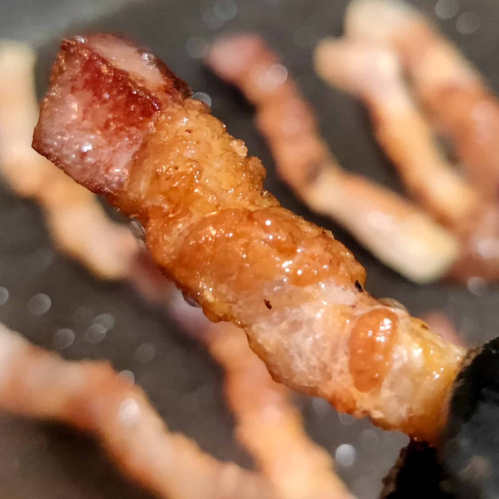 GUANCIALE es un embutido italiano sin ahumar de careta de cerdo